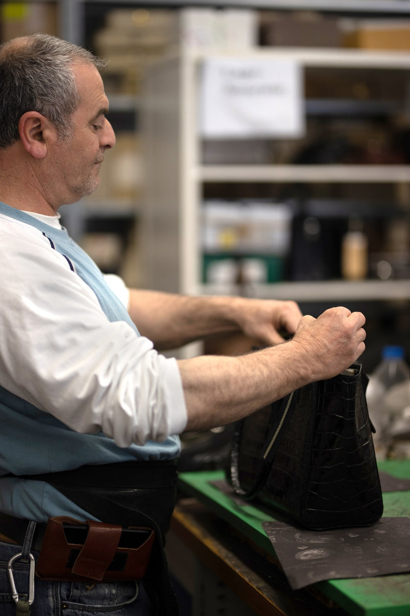 Bag repair service: High-quality repairs for all leather bags